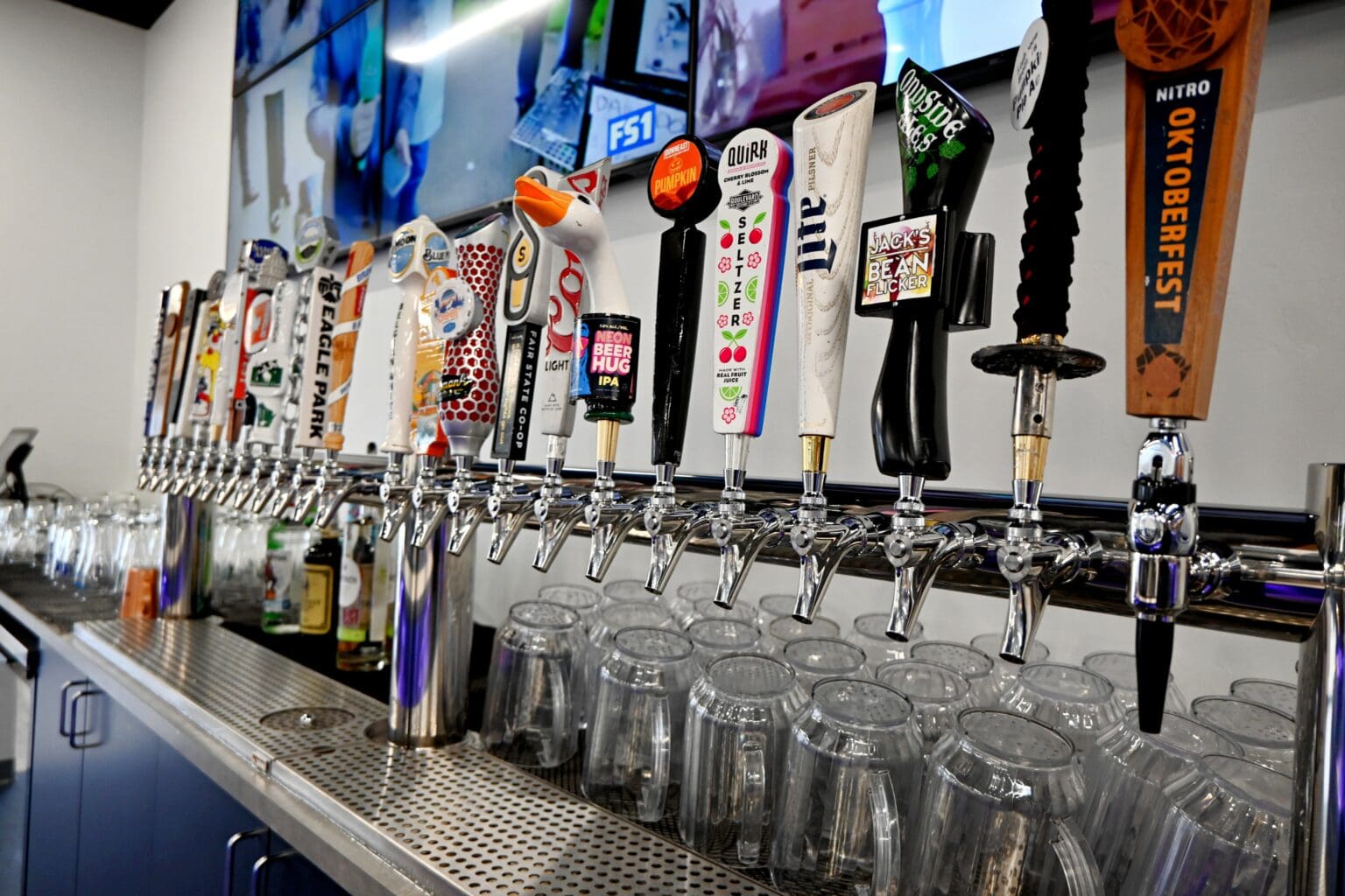 Main Bar - Ashwaubenon Bowling Alley | Green Bay WI