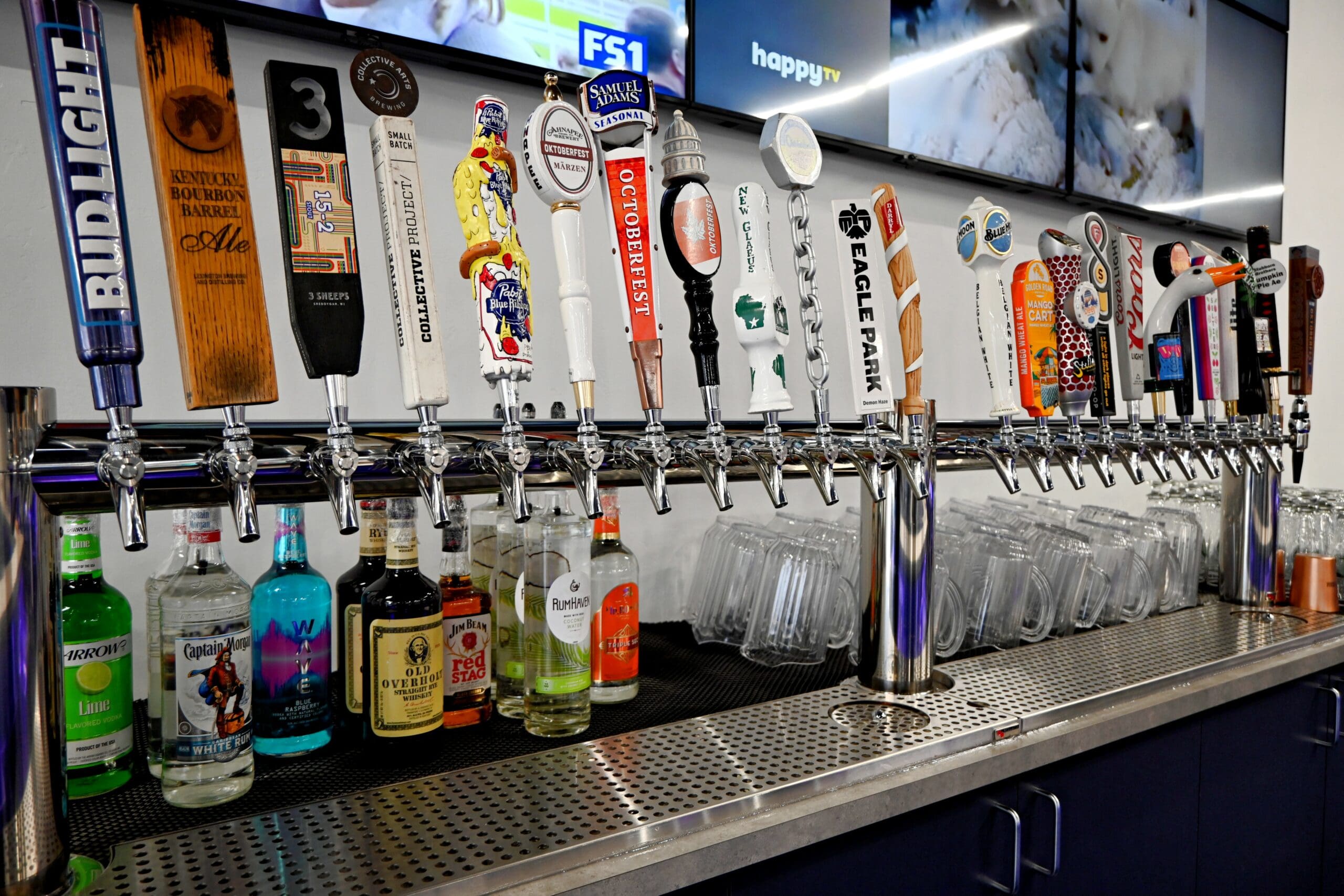 Main Bar - Ashwaubenon Bowling Alley | Green Bay WI
